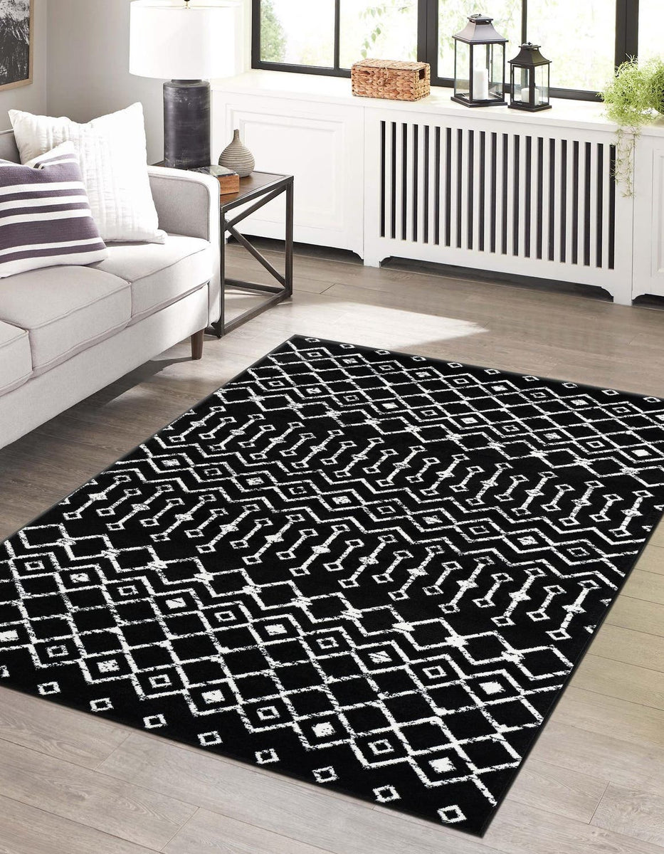 Black 4' 1 x 6' 1 Moroccan Trellis Rectangle Area Rug 100% Polypropyle ...